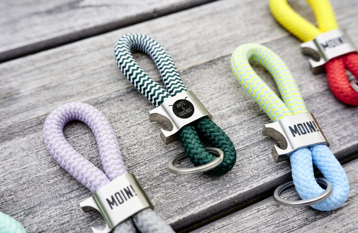 2IN1 KEYCHAIN - AntsAndFriends